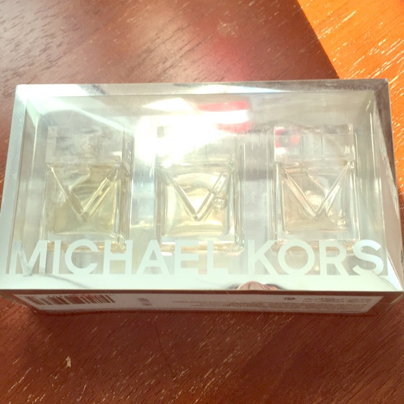 Michael Kors | Other | Nwt Michael Kors Signature Coffret Set | Poshmark